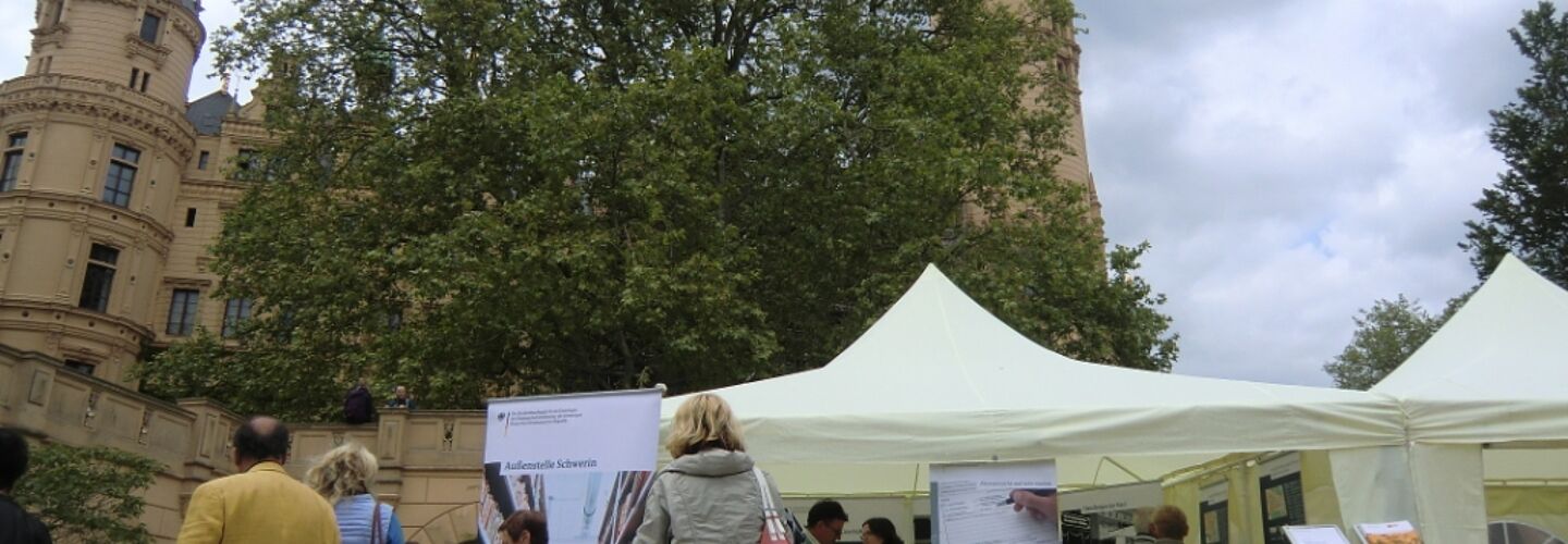 Tag der offenen Tür im Landtag Mecklenburg-Vorpommern - Bundesarchiv