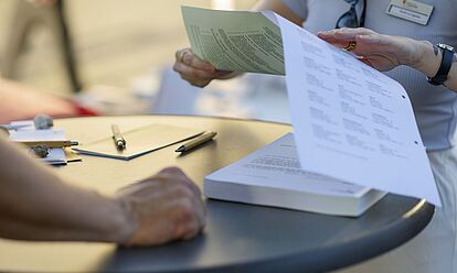 Wie kann ich meine Stasi-Akte einsehen? - Bundesarchiv