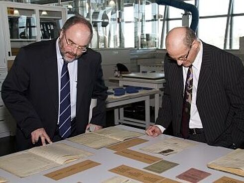 Library and Archives Canada übergibt Archivgut an Bundesarchiv ...