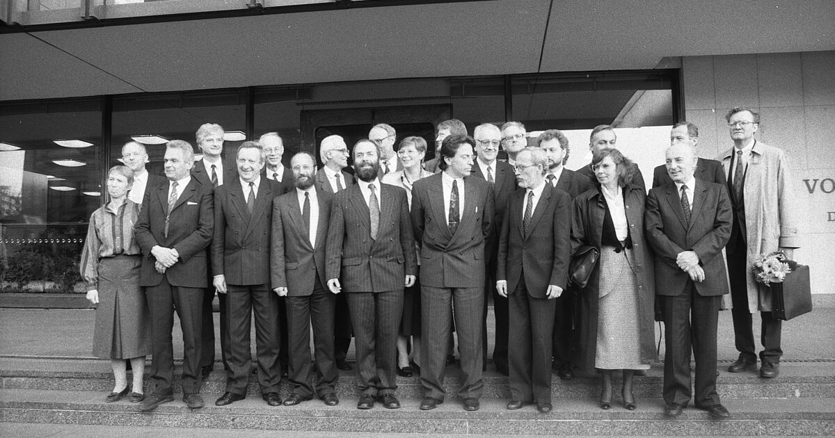 April 1990 - Bundesarchiv