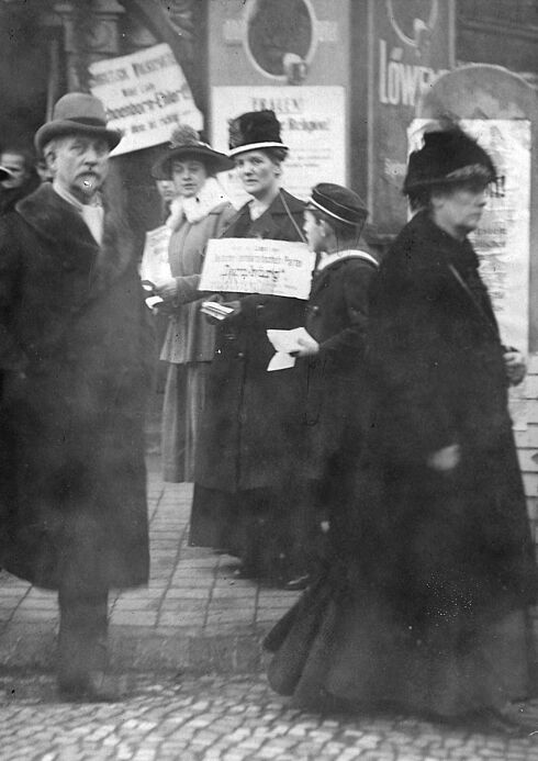Frauenwahlrecht - Bundesarchiv