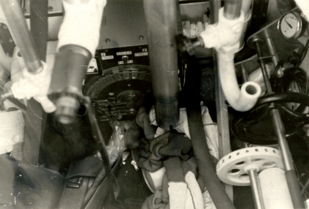 Mit dem U-Boot durch die Elbe - Bundesarchiv